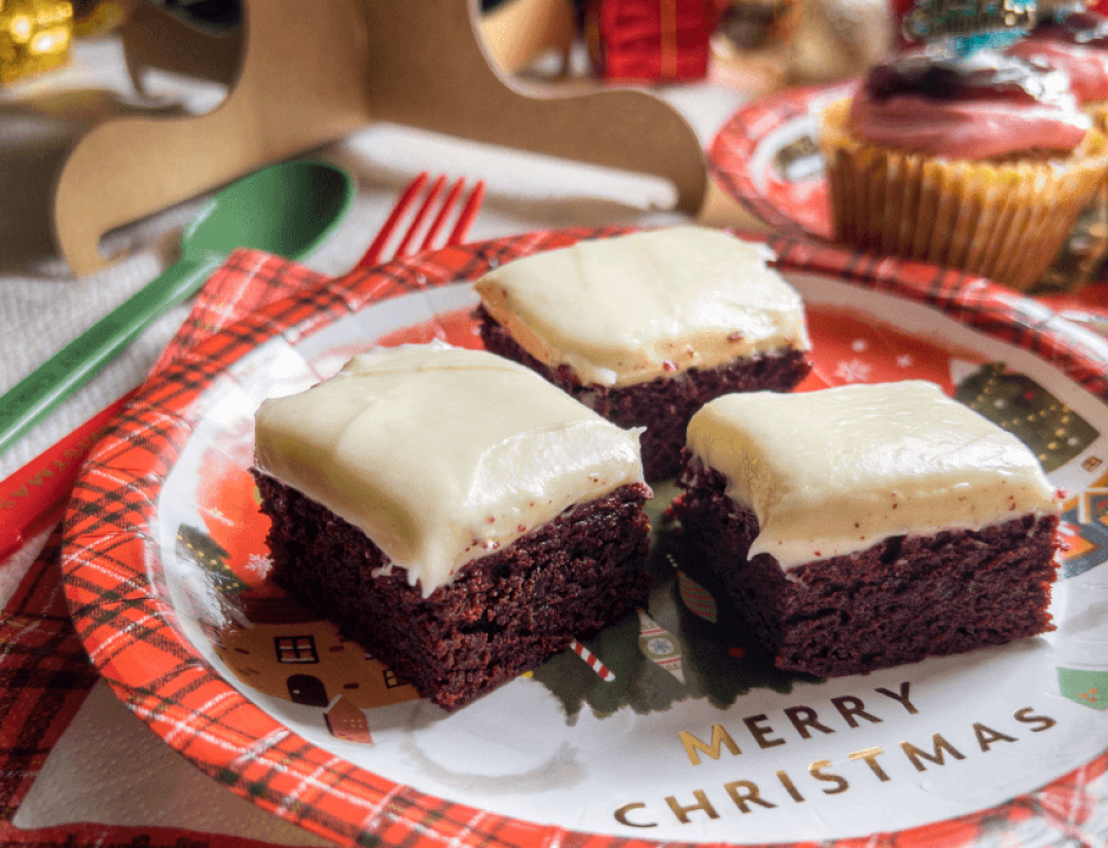 3 Easy Ways to Decorate Brownies - Baking Made Simple by Bakeomaniac